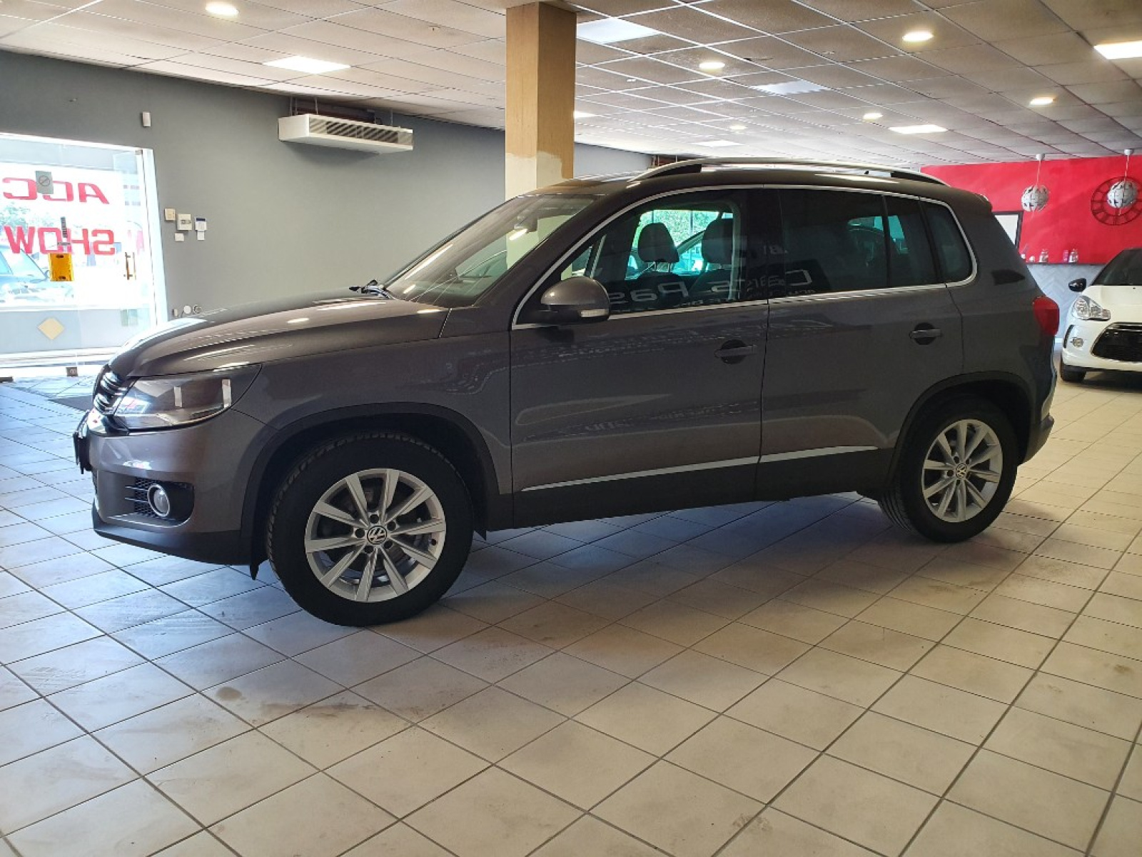 VOLKSWAGEN TIGUAN 2.0 TDI 140 FAP BlueMotion Technology Sportline ...